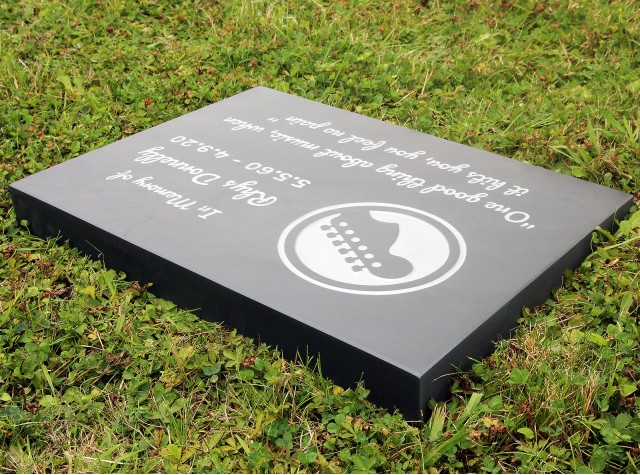 Slate Memorials : 300 X400 MEMORIAL WEDGE | 40MM THICK | Slate House